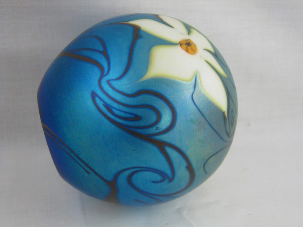 Vandermark Favrile Floral Art Glass Paperweight – Carnival Glass