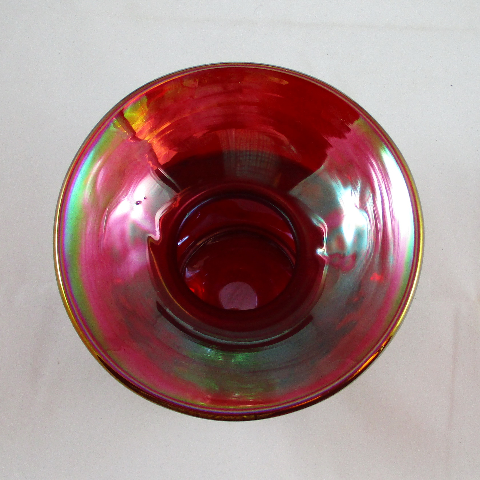 Gibson Red Grape Carnival Glass Spittoon Vase – Carnival Glass