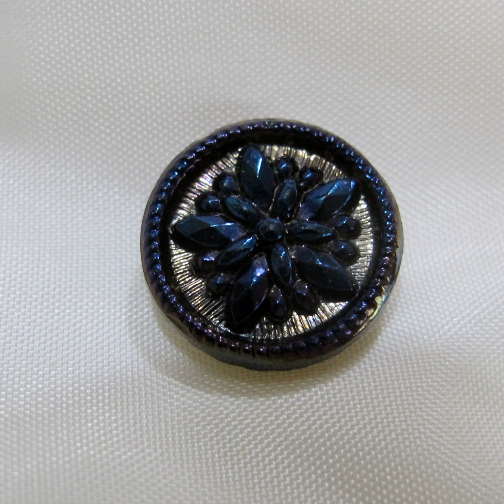 Antique Black Amethyst Carnival Glass Button Luster Iridescent – Beaded ...